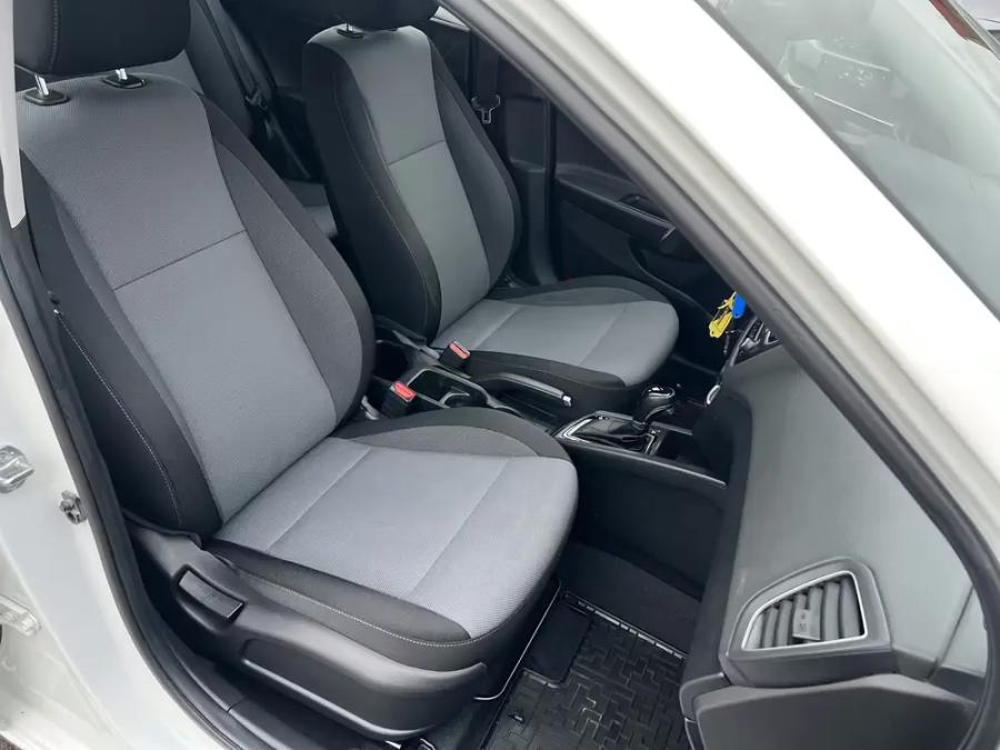 Balts Hyundai i20 2020 Jelgava, ar dzinēja tilpumu 1.00 L un nobraukumu 264 tūkst. km par 5990 €, foto 13 vietnē AUTOMOTO.COM.LV
