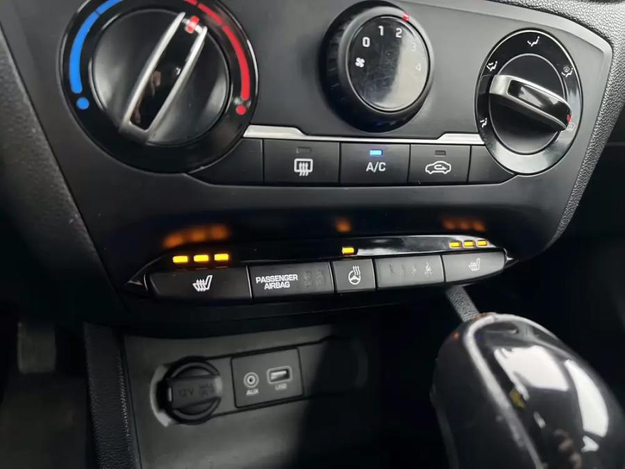 Balts Hyundai i20 2020 Jelgava, ar dzinēja tilpumu 1.00 L un nobraukumu 264 tūkst. km par 5990 €, foto 15 vietnē AUTOMOTO.COM.LV