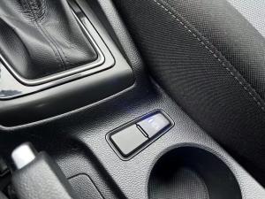 Balts Hyundai i20 2020 Jelgava, ar dzinēja tilpumu 1.00 L un nobraukumu 264 tūkst. km par 5990 €, foto 17 vietnē AUTOMOTO.COM.LV