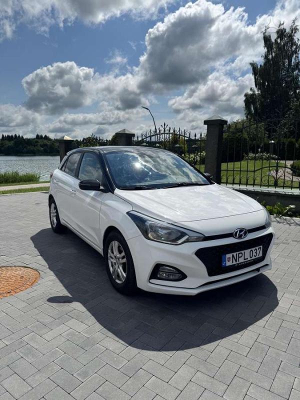 Balts Hyundai i20 2020 Telšiai, ar dzinēja tilpumu 1.00 L un nobraukumu 219 tūkst. km par 6600 €, foto 1 vietnē AUTOMOTO.COM.LV