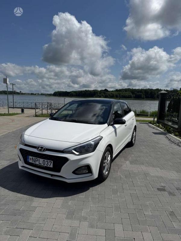 Balts Hyundai i20 2020 Telšiai, ar dzinēja tilpumu 1.00 L un nobraukumu 219 tūkst. km par 6600 €, foto 2 vietnē AUTOMOTO.COM.LV