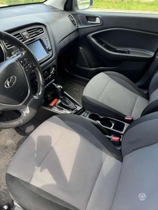 Balts Hyundai i20 2020 Telšiai, ar dzinēja tilpumu 1.00 L un nobraukumu 219 tūkst. km par 6600 €, foto 8 vietnē AUTOMOTO.COM.LV
