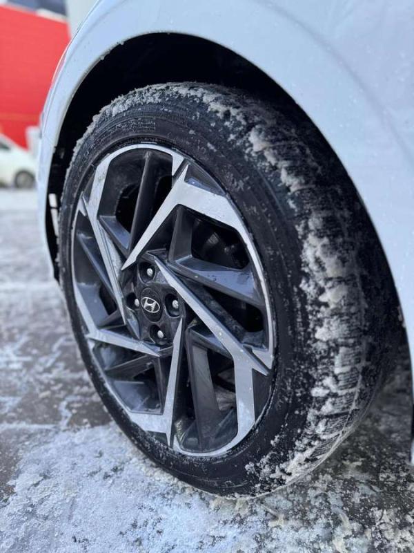 Balts Hyundai i20 2021 Viļņa, ar dzinēja tilpumu 1.00 L un nobraukumu 54 tūkst. km par 13500 €, foto 10 vietnē AUTOMOTO.COM.LV