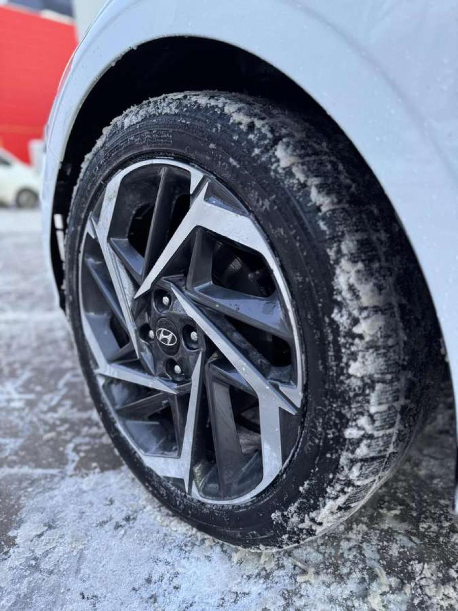 Balts Hyundai i20 2021 Viļņa, ar dzinēja tilpumu 1.00 L un nobraukumu 54 tūkst. km par 13500 €, foto 10 vietnē AUTOMOTO.COM.LV