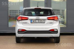 White Hyundai i20 2021 in Jelgava, with an engine capacity of 1.00 L and mileage of 257 thousand km for 6790 €, photo 6 on AUTOMOTO.COM.LV