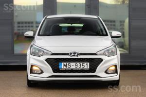White Hyundai i20 2021 in Jelgava, with an engine capacity of 1.00 L and mileage of 257 thousand km for 6790 €, photo 7 on AUTOMOTO.COM.LV
