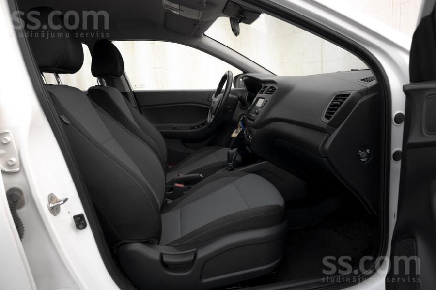 White Hyundai i20 2021 in Jelgava, with an engine capacity of 1.00 L and mileage of 257 thousand km for 6790 €, photo 8 on AUTOMOTO.COM.LV
