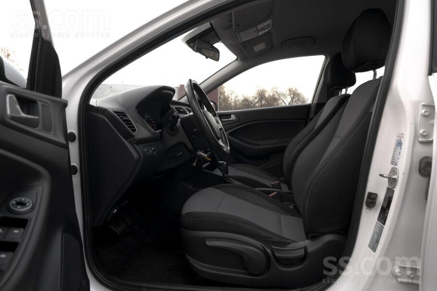 White Hyundai i20 2021 in Jelgava, with an engine capacity of 1.00 L and mileage of 257 thousand km for 6790 €, photo 14 on AUTOMOTO.COM.LV