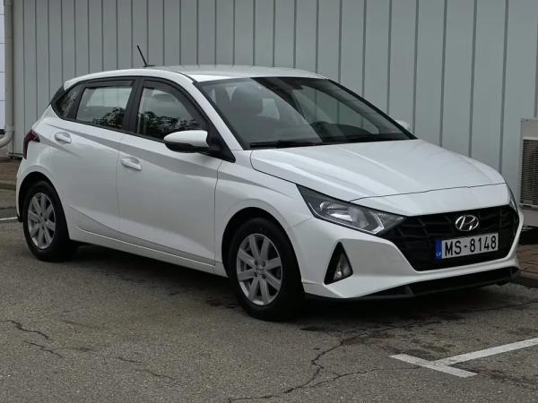 White Hyundai i20 2021 in Riga, with an engine capacity of 1.20 L and mileage of 25 thousand km for 10900 €, photo 1 on AUTOMOTO.COM.LV