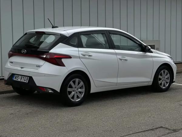 White Hyundai i20 2021 in Riga, with an engine capacity of 1.20 L and mileage of 25 thousand km for 10900 €, photo 6 on AUTOMOTO.COM.LV
