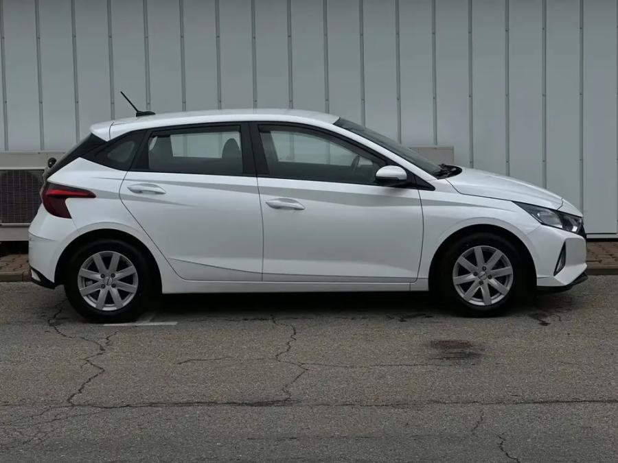 Balts Hyundai i20 2021 Rīga, ar dzinēja tilpumu 1.20 L un nobraukumu 25 tūkst. km par 10900 €, foto 10 vietnē AUTOMOTO.COM.LV