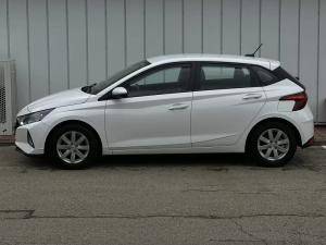 Balts Hyundai i20 2021 Rīga, ar dzinēja tilpumu 1.20 L un nobraukumu 25 tūkst. km par 10900 €, foto 13 vietnē AUTOMOTO.COM.LV