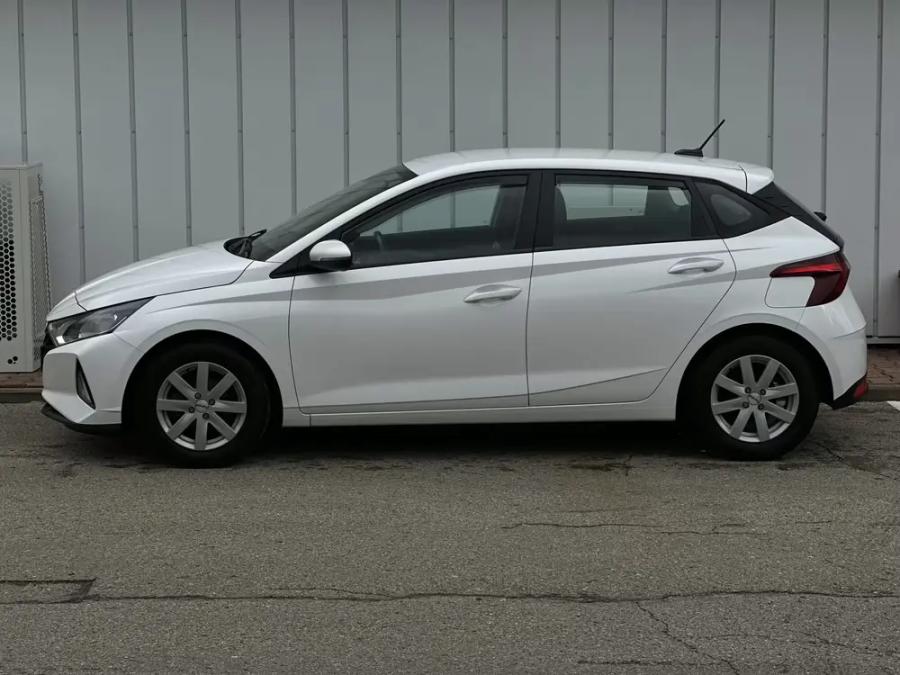 Balts Hyundai i20 2021 Rīga, ar dzinēja tilpumu 1.20 L un nobraukumu 25 tūkst. km par 10900 €, foto 13 vietnē AUTOMOTO.COM.LV