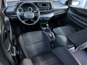 Balts Hyundai i20 2021 Rīga, ar dzinēja tilpumu 1.20 L un nobraukumu 25 tūkst. km par 10900 €, foto 19 vietnē AUTOMOTO.COM.LV