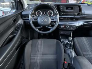 Balts Hyundai i20 2021 Rīga, ar dzinēja tilpumu 1.20 L un nobraukumu 25 tūkst. km par 10900 €, foto 20 vietnē AUTOMOTO.COM.LV