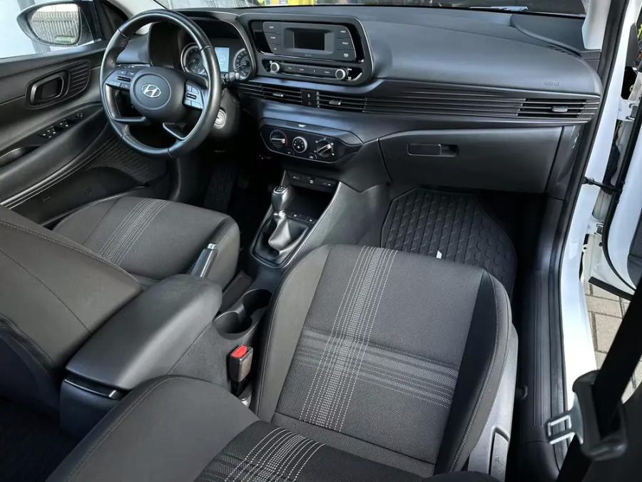 Balts Hyundai i20 2021 Rīga, ar dzinēja tilpumu 1.20 L un nobraukumu 25 tūkst. km par 10900 €, foto 22 vietnē AUTOMOTO.COM.LV