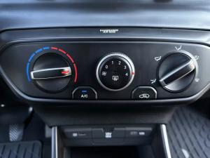 Balts Hyundai i20 2021 Rīga, ar dzinēja tilpumu 1.20 L un nobraukumu 25 tūkst. km par 10900 €, foto 29 vietnē AUTOMOTO.COM.LV