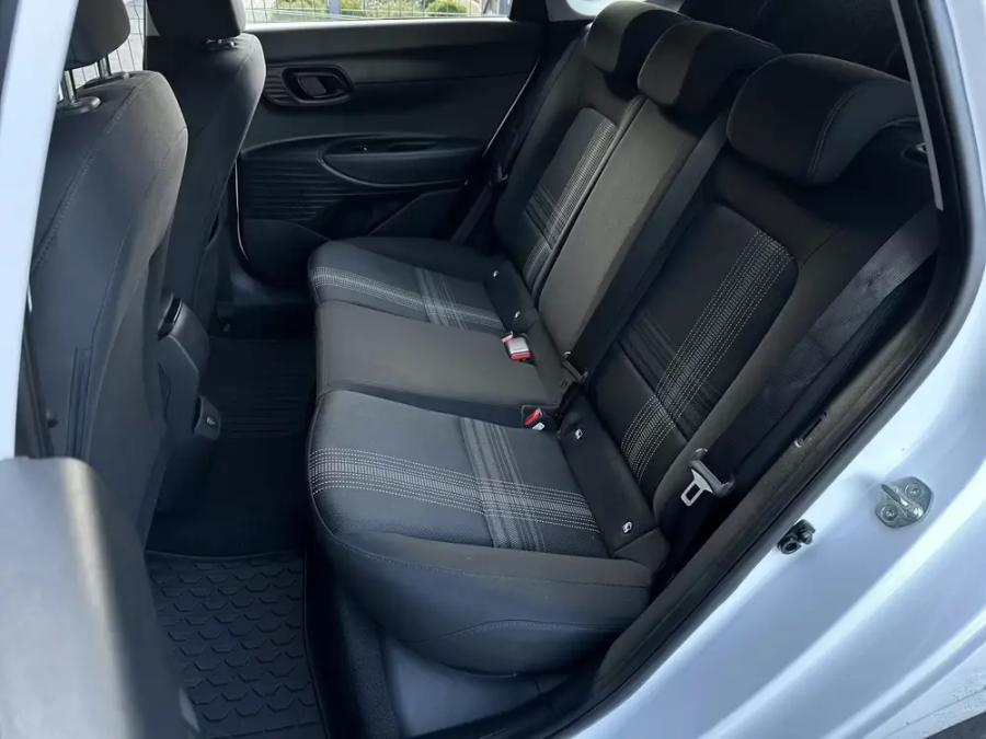 Balts Hyundai i20 2021 Rīga, ar dzinēja tilpumu 1.20 L un nobraukumu 25 tūkst. km par 10900 €, foto 33 vietnē AUTOMOTO.COM.LV