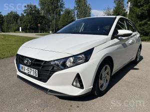 White Hyundai i20 2021 in Riga, with an engine capacity of 1.20 L and mileage of 110 thousand km for 9700 €, photo  on AUTOMOTO.COM.LV