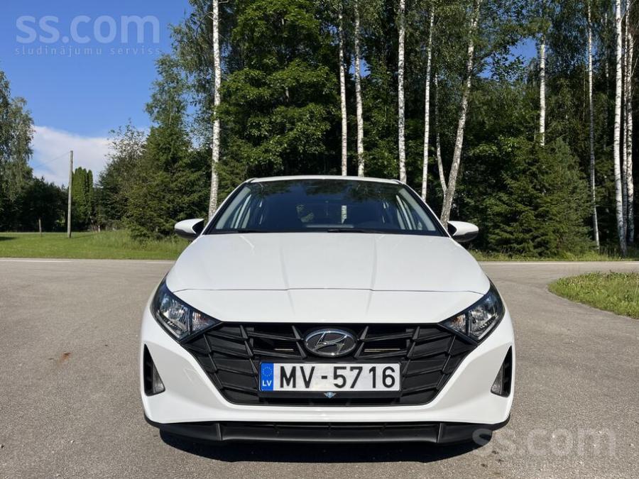 Balts Hyundai i20 2021 Rīga, ar dzinēja tilpumu 1.20 L un nobraukumu 110 tūkst. km par 9700 €, foto 4 vietnē AUTOMOTO.COM.LV