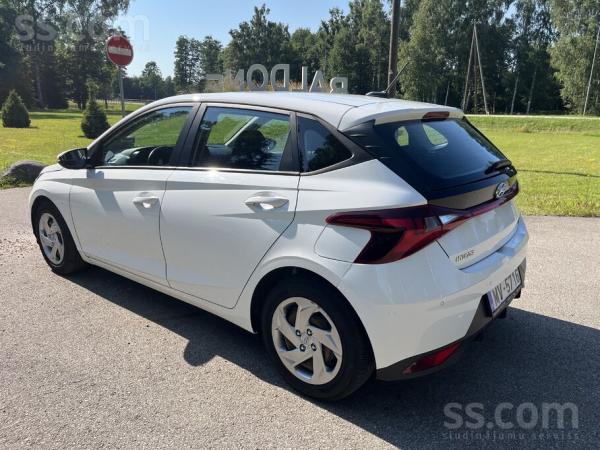 White Hyundai i20 2021 in Riga, with an engine capacity of 1.20 L and mileage of 110 thousand km for 9700 €, photo 6 on AUTOMOTO.COM.LV