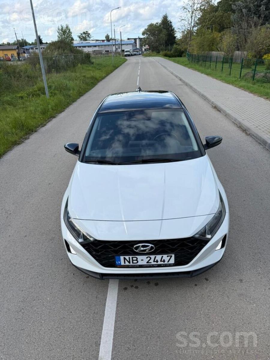 Balts Hyundai i20 2021 Rīga, ar dzinēja tilpumu 1.00 L un nobraukumu 62 tūkst. km par 11500 €, foto 1 vietnē AUTOMOTO.COM.LV