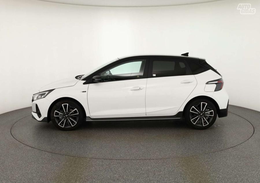White Hyundai i20 2022 in Kaunas, with an engine capacity of 1.00 L and mileage of 47 thousand km for 22349 €, photo 2 on AUTOMOTO.COM.LV