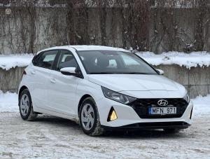 White Hyundai i20 2022 in Vilnius, with an engine capacity of 1.00 L and mileage of 76 thousand km for 11450 €, photo 3 on AUTOMOTO.COM.LV