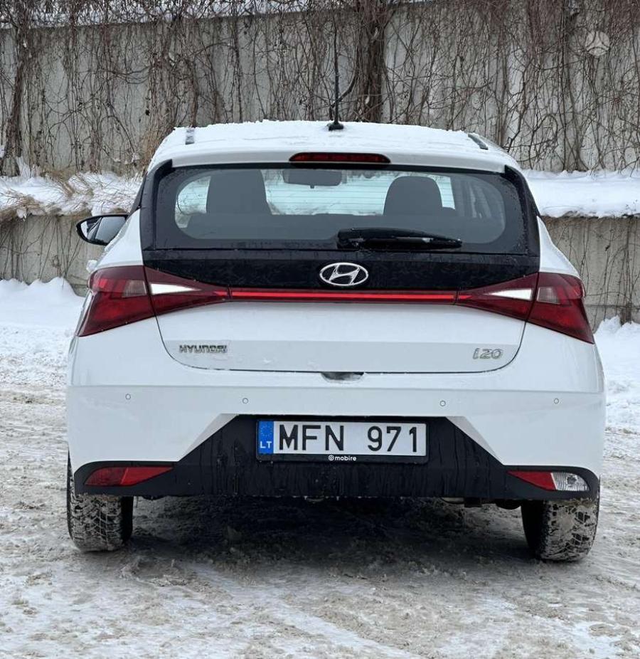 White Hyundai i20 2022 in Vilnius, with an engine capacity of 1.00 L and mileage of 76 thousand km for 11450 €, photo 11 on AUTOMOTO.COM.LV