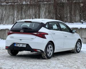 White Hyundai i20 2022 in Vilnius, with an engine capacity of 1.00 L and mileage of 76 thousand km for 11450 €, photo 12 on AUTOMOTO.COM.LV
