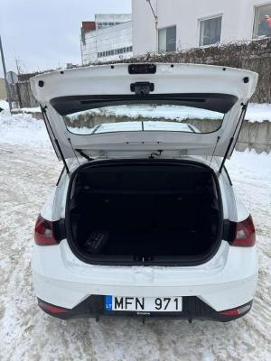 White Hyundai i20 2022 in Vilnius, with an engine capacity of 1.00 L and mileage of 76 thousand km for 11450 €, photo 13 on AUTOMOTO.COM.LV