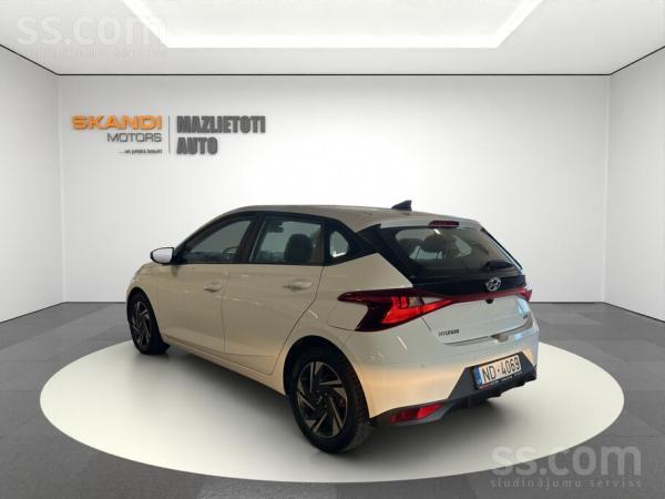 Balts Hyundai i20 2022 Rīga, ar dzinēja tilpumu 1.00 L un nobraukumu 38 tūkst. km par 12990 €, foto 4 vietnē AUTOMOTO.COM.LV