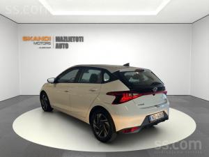 White Hyundai i20 2022 in Riga, with an engine capacity of 1.00 L and mileage of 38 thousand km for 12990 €, photo 5 on AUTOMOTO.COM.LV