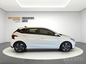 White Hyundai i20 2022 in Riga, with an engine capacity of 1.00 L and mileage of 38 thousand km for 12990 €, photo 8 on AUTOMOTO.COM.LV