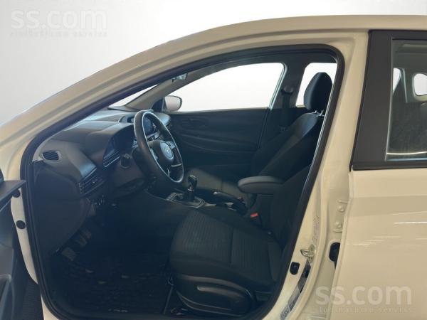 Balts Hyundai i20 2022 Rīga, ar dzinēja tilpumu 1.00 L un nobraukumu 38 tūkst. km par 12990 €, foto 9 vietnē AUTOMOTO.COM.LV