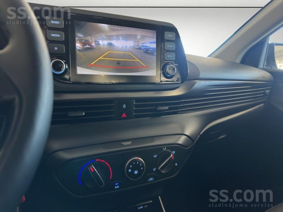 White Hyundai i20 2022 in Riga, with an engine capacity of 1.00 L and mileage of 38 thousand km for 12990 €, photo 16 on AUTOMOTO.COM.LV