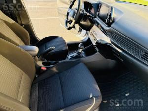 Белый Хендай и20 2022 в Рига, объемом двигателя 1.00 л и пробегом 57 тыс. км за 14000 €, фото 12 на AUTOMOTO.COM.LV