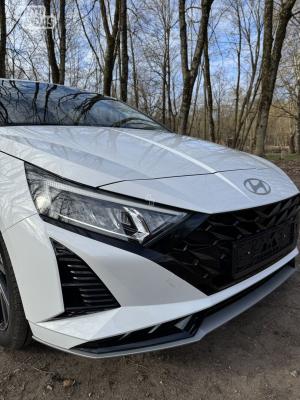Белый Хендай и20 2024 в Паневежис, объемом двигателя 1.00 л и пробегом 17 тыс. км за 14199 €, фото 10 на AUTOMOTO.COM.LV