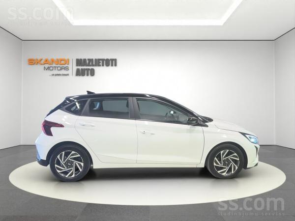 White Hyundai i20 2025 in Riga, with an engine capacity of 1.00 L and mileage of 33 thousand km for 15990 €, photo 7 on AUTOMOTO.COM.LV