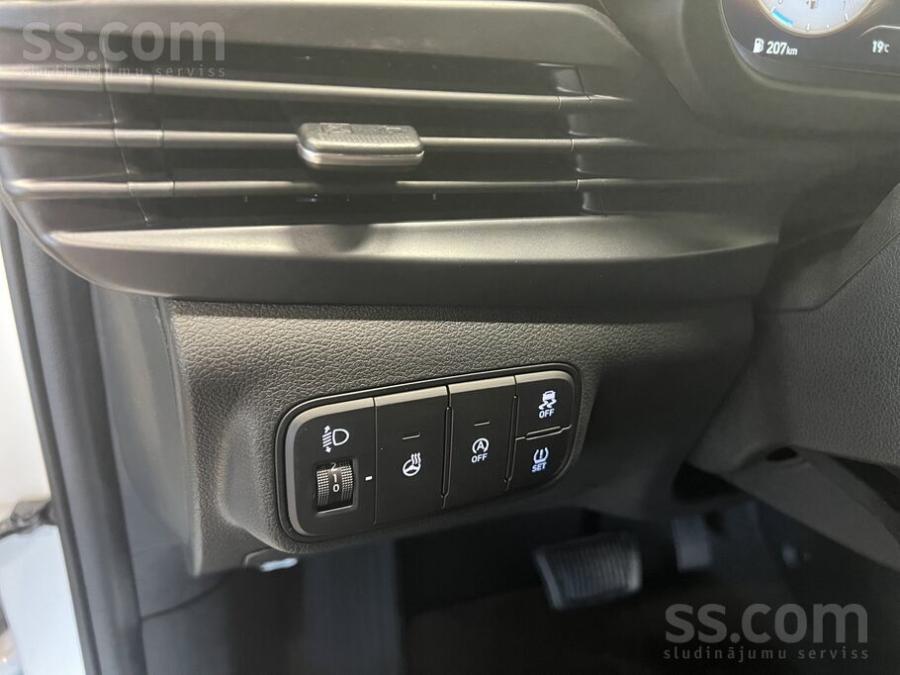 Balts Hyundai i20 2025 Rīga, ar dzinēja tilpumu 1.00 L un nobraukumu 33 tūkst. km par 15990 €, foto 16 vietnē AUTOMOTO.COM.LV