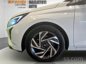 Balts Hyundai i20 2025 Rīga, ar dzinēja tilpumu 1.00 L un nobraukumu 33 tūkst. km par 15990 €, foto 20 vietnē AUTOMOTO.COM.LV