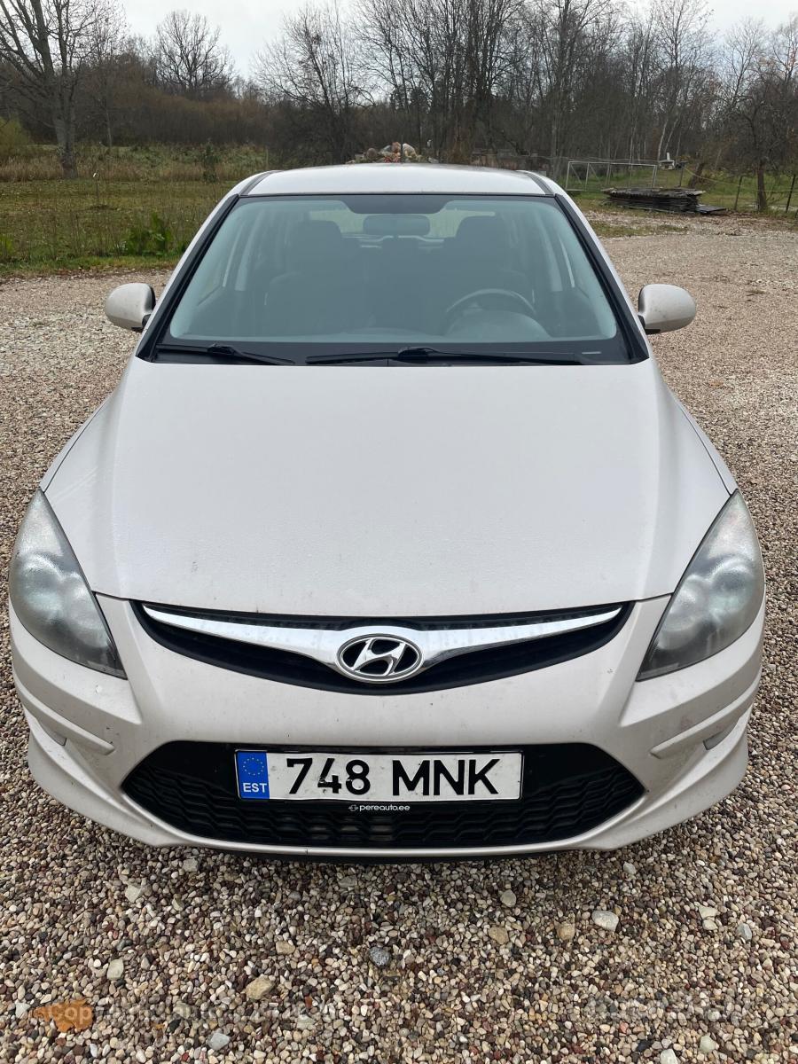 Beige Hyundai i30 2010 in Parnu, with an engine capacity of 1.40 L and mileage of 176 thousand km for 1800 €, photo 1 on AUTOMOTO.COM.LV