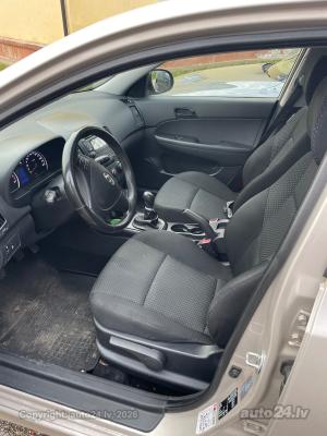 Beige Hyundai i30 2010 in Parnu, with an engine capacity of 1.40 L and mileage of 176 thousand km for 1800 €, photo 5 on AUTOMOTO.COM.LV