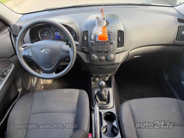 Beige Hyundai i30 2010 in Tallinn, with an engine capacity of 1.40 L and mileage of 177 thousand km for 2500 €, photo 10 on AUTOMOTO.COM.LV