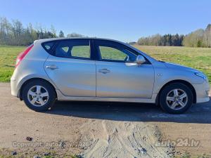 Beige Hyundai i30 2011 in Tallinn, with an engine capacity of 1.40 L and mileage of 18 thousand km for 3500 €, photo 4 on AUTOMOTO.COM.LV