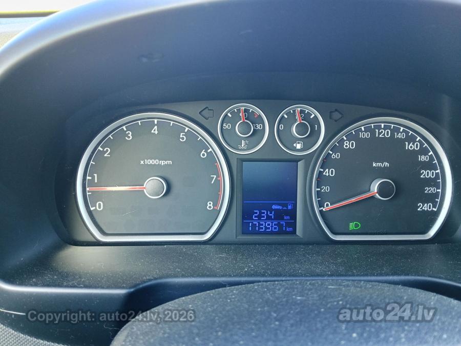 Beige Hyundai i30 2011 in Tallinn, with an engine capacity of 1.40 L and mileage of 18 thousand km for 3500 €, photo 10 on AUTOMOTO.COM.LV