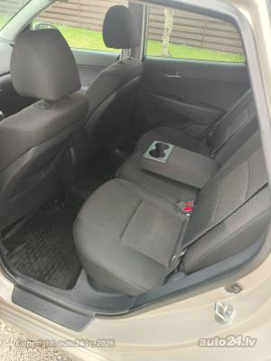 Smilšu krāsa Hyundai i30 2011 Tallina, ar dzinēja tilpumu 1.40 L un nobraukumu 95 tūkst. km par 2700 €, foto 6 vietnē AUTOMOTO.COM.LV