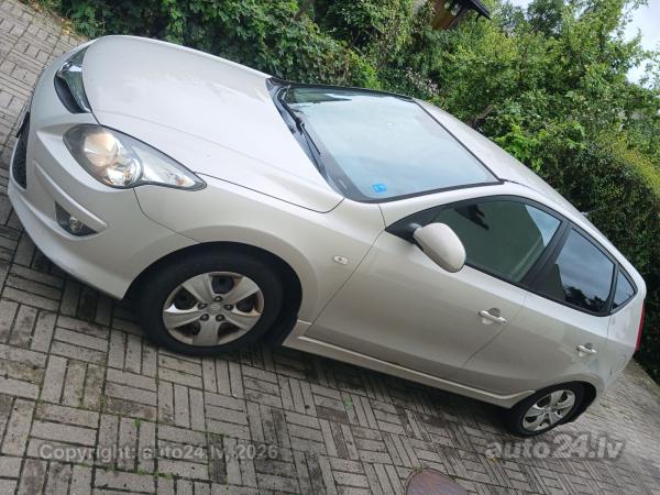 Beige Hyundai i30 2011 in Tallinn, with an engine capacity of 1.40 L and mileage of 192 thousand km for 2200 €, photo 3 on AUTOMOTO.COM.LV
