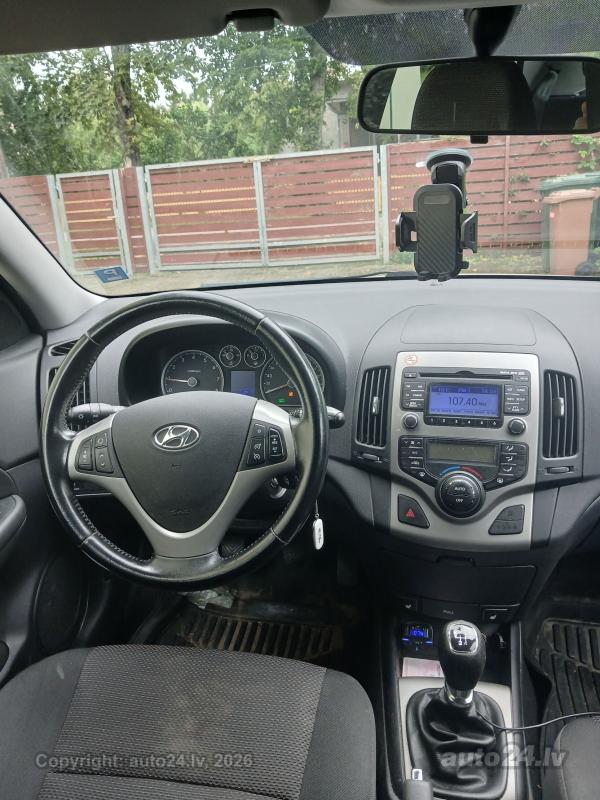 Beige Hyundai i30 2011 in Tallinn, with an engine capacity of 1.40 L and mileage of 192 thousand km for 2200 €, photo 7 on AUTOMOTO.COM.LV