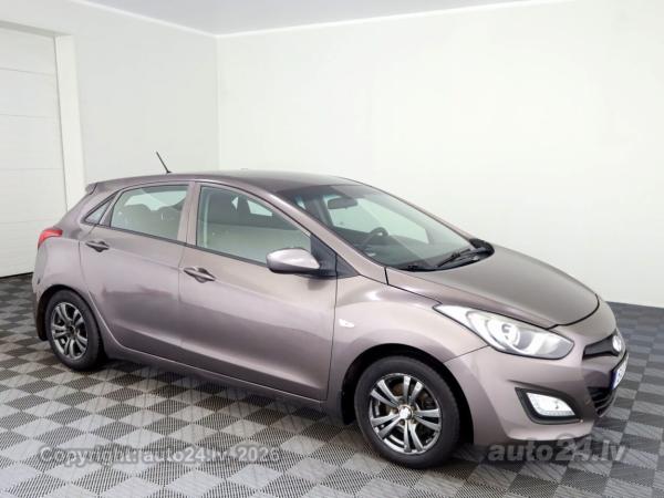 Beige Hyundai i30 2013 in Tallinn, with an engine capacity of 1.40 L and mileage of 363 thousand km for 2499 €, photo 1 on AUTOMOTO.COM.LV